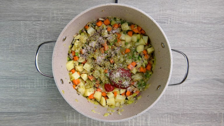 Healthy Homemade Vegetable Soup Recipe - Cubes N Juliennes