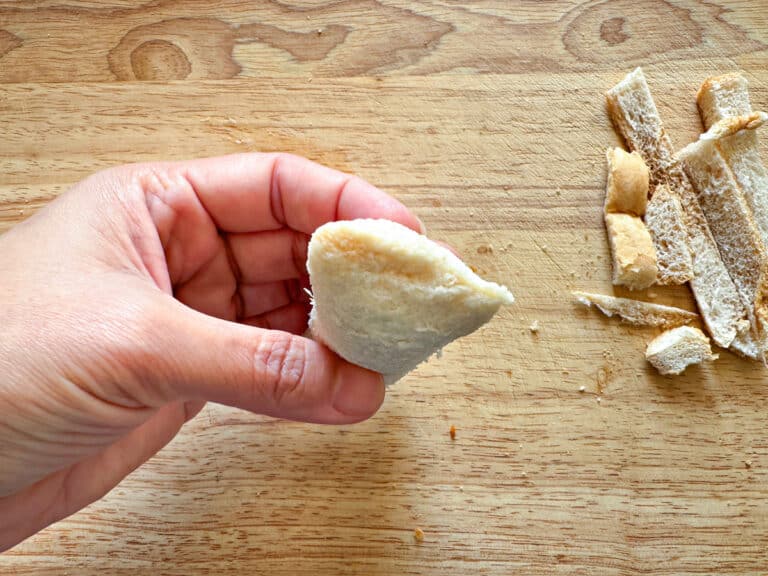 Chicken Bread Pockets Recipe (Chinese Style Bread Rolls)