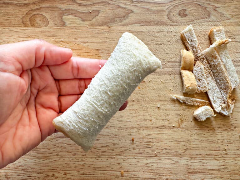 Chicken Bread Pockets Recipe (Chinese Style Bread Rolls)