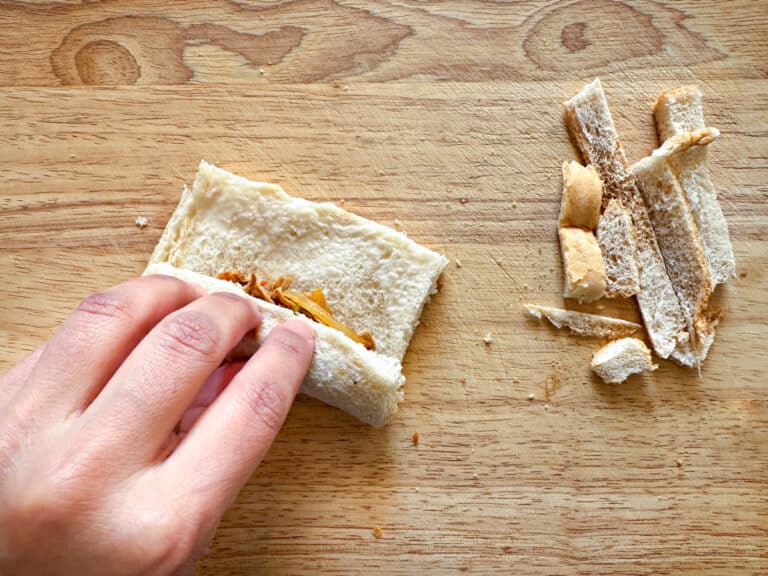 Chicken Bread Pockets Recipe (Chinese Style Bread Rolls)